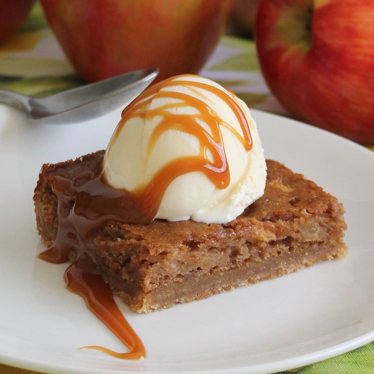 Sour Cream Apple Squares – My Recipe Reviews